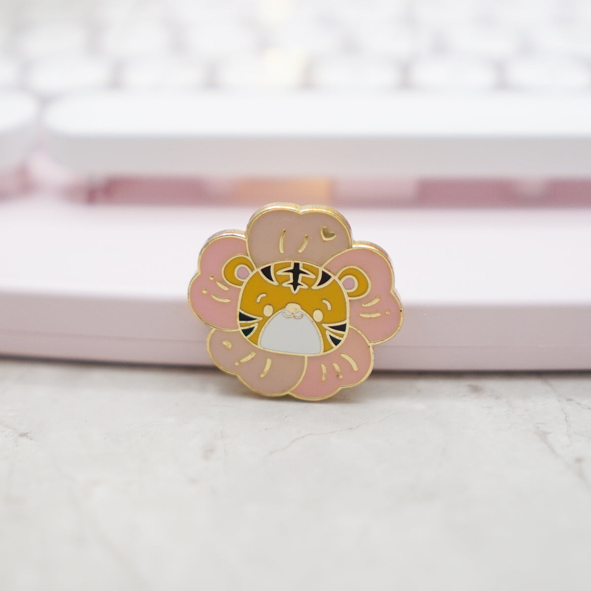 Pins : Cherry Blossom Tiger | HappieScrappie